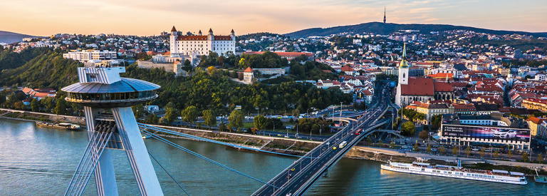 Bratislava – Korfu (priame lety) od 61 € – leto pri Iónskom mori)